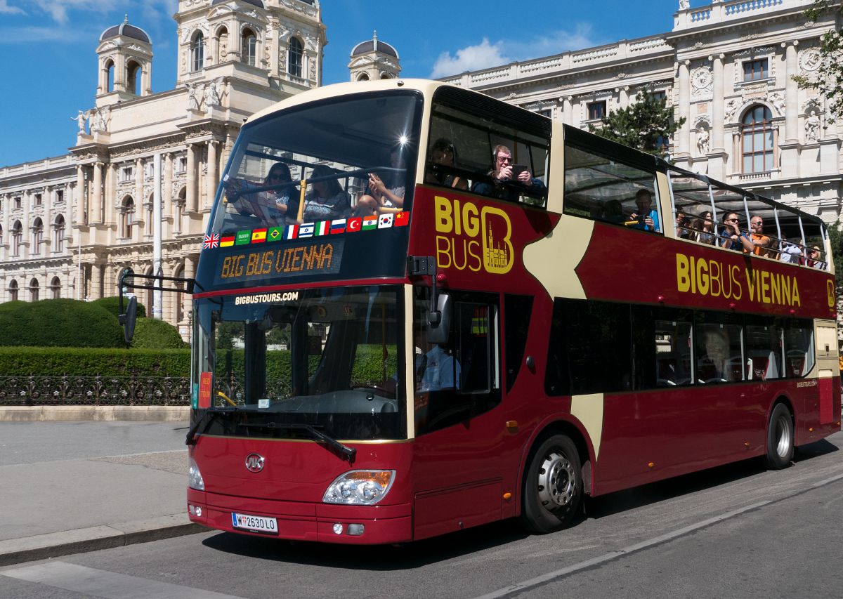 Big Bus Tours Vienna - Hop-On/Hop-Off Bus Tour — QueerCityPass Wien